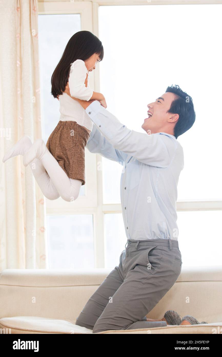 Father open arms daughter hi-res stock photography and images - Alamy