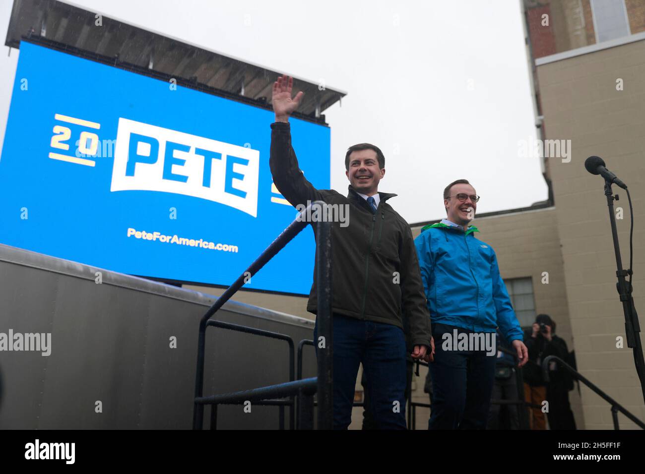 South Bend, Indiana Mayor Pete Buttigieg, standing with his husband ...