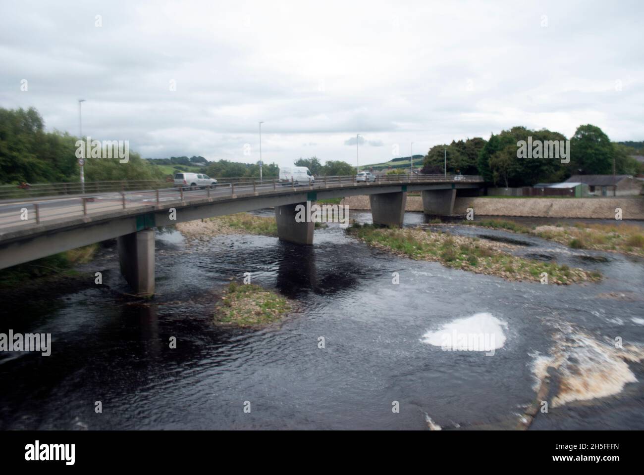 River South Tyne flowing beneath New Harydon Bridge in Haydon Bridge ...