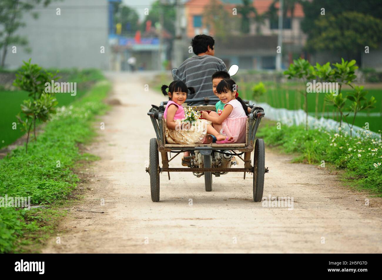 Life with children hi-res stock photography and images - Alamy