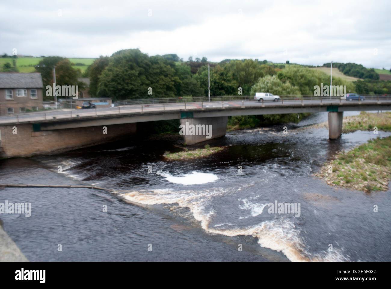 River South Tyne flowing beneath New Harydon Bridge in Haydon Bridge ...
