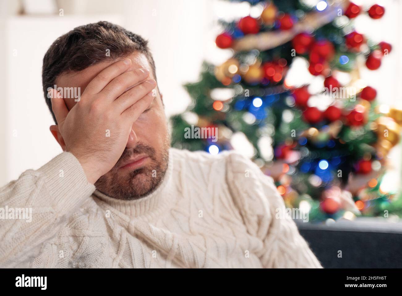 Sad man christmas hi-res stock photography and images - Alamy