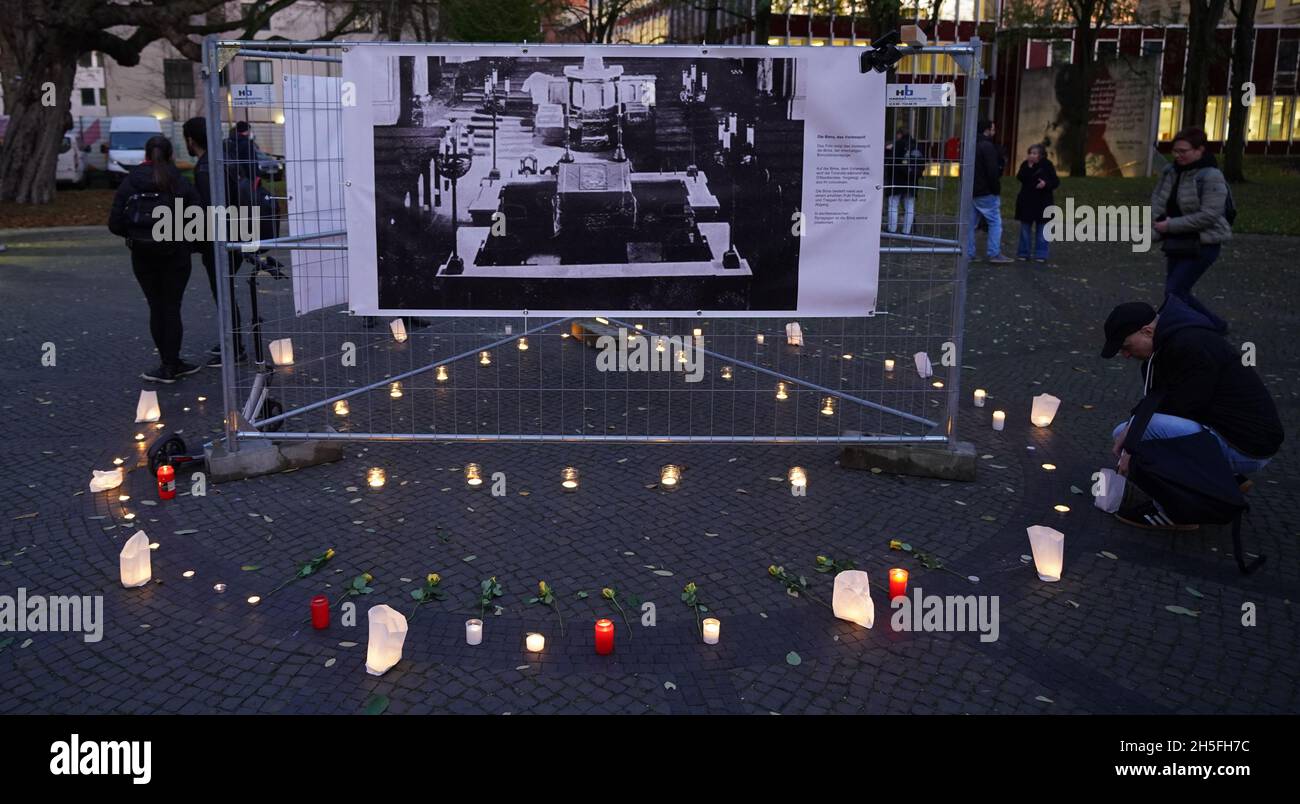 Hamburg, Germany. 09th Nov, 2021. Candles stand on Joseph-Carlebach ...