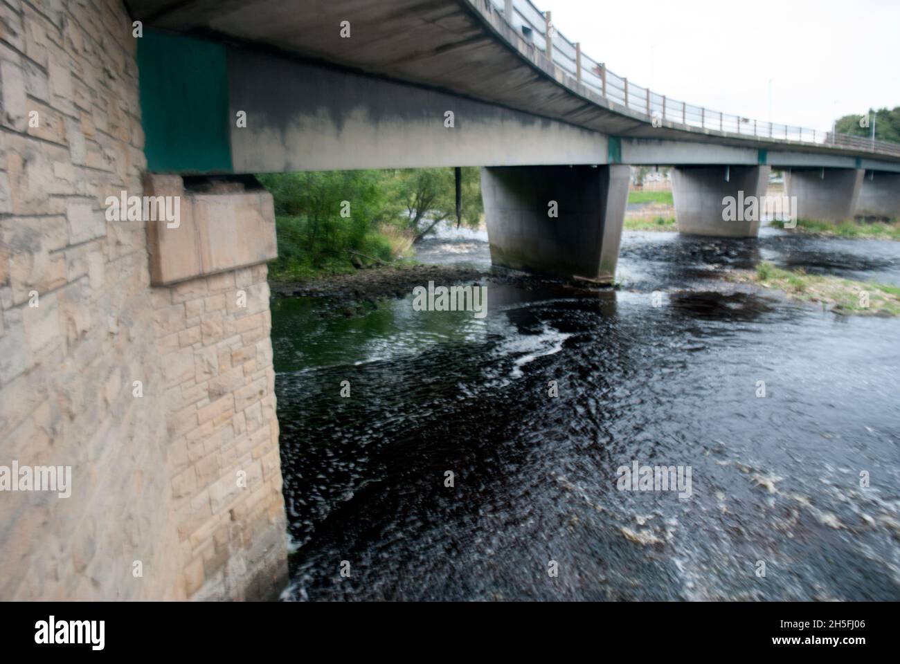 River South Tyne flowing beneath New Harydon Bridge in Haydon Bridge ...