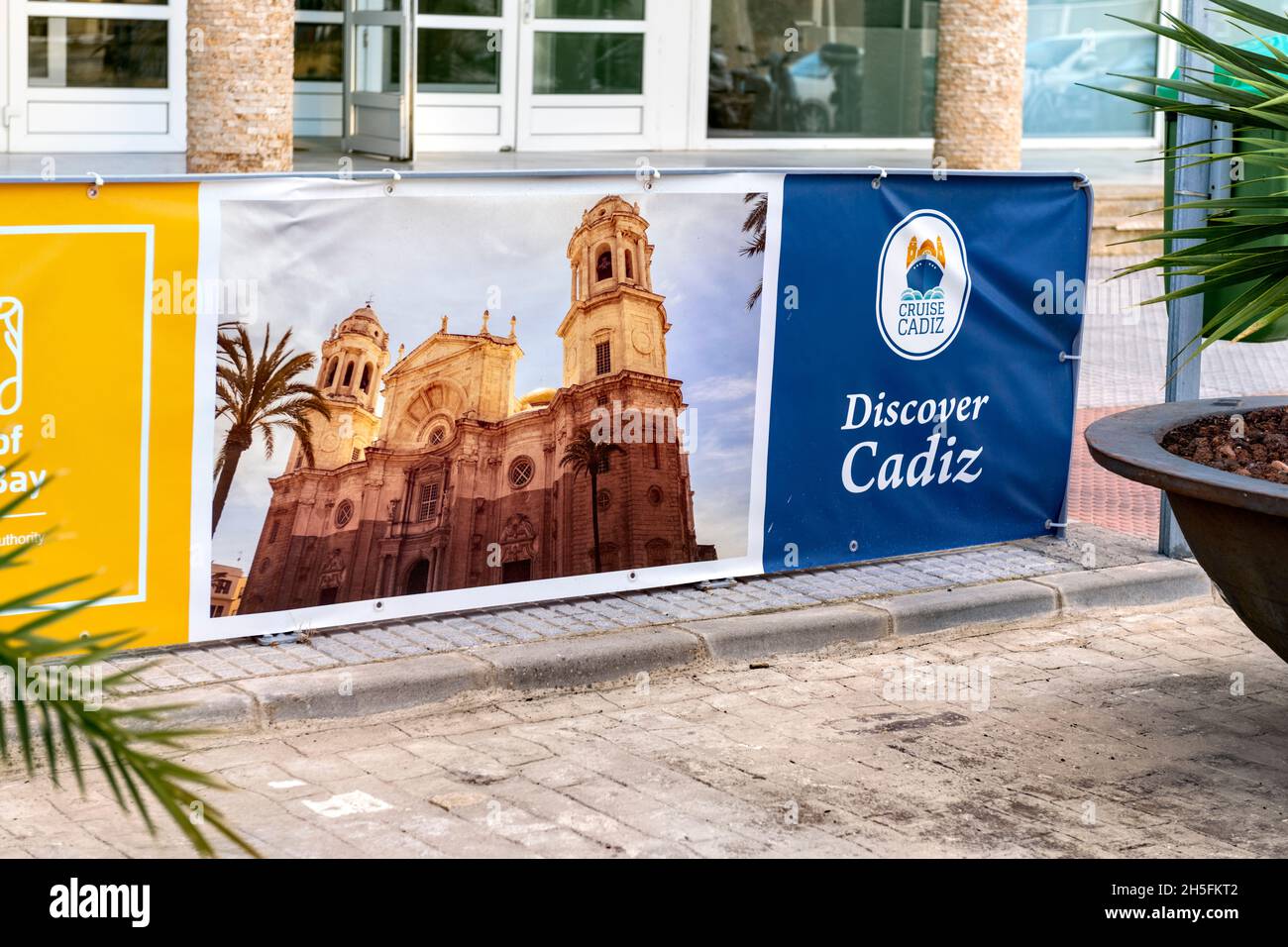 Cadiz Spain information sign Discover Cadiz Stock Photo - Alamy