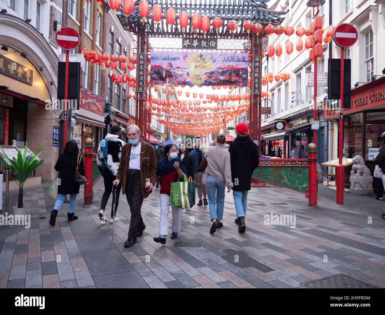 Gerrard Street, Chinatown, London Stock Photo - Alamy