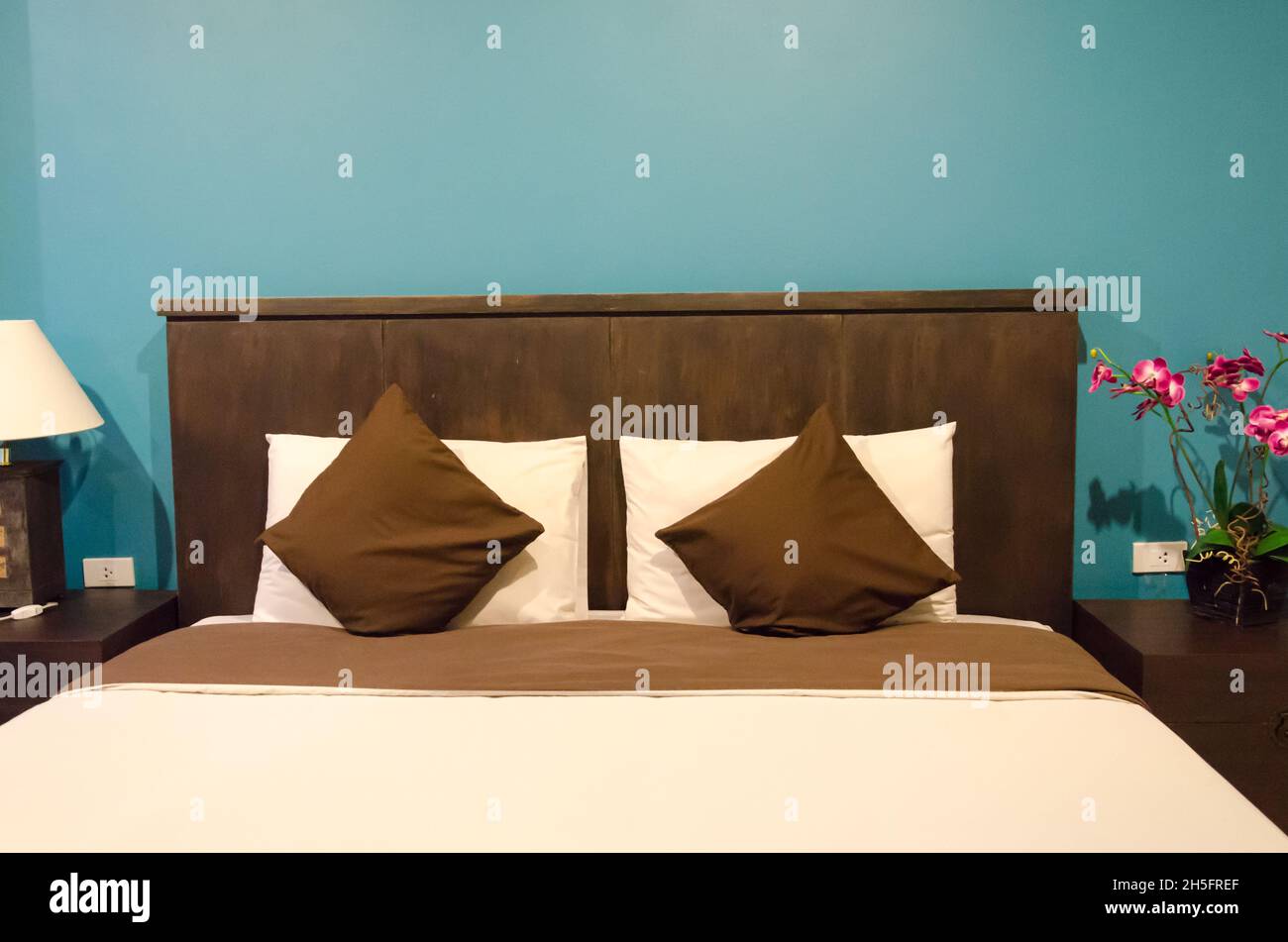 Generic hotel room hi-res stock photography and images - Alamy