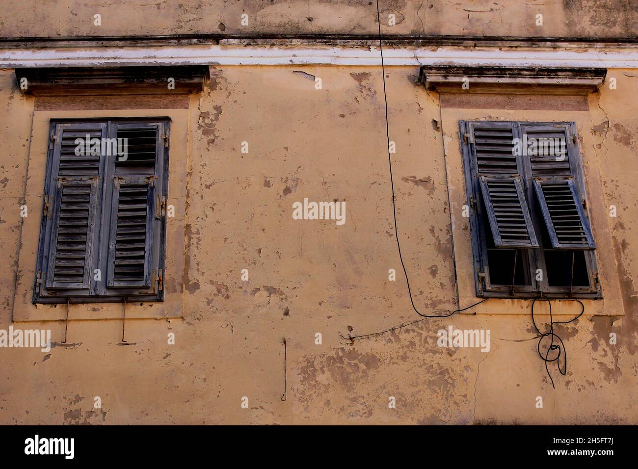 Fenster offen lüften hi-res stock photography and images - Alamy