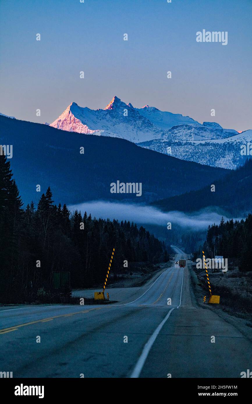 Yellowhead highway hi-res stock photography and images - Alamy