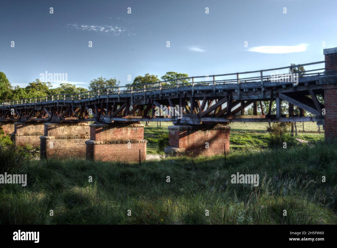 Abandoned and disrepair railway bridge Stock Photo - Alamy
