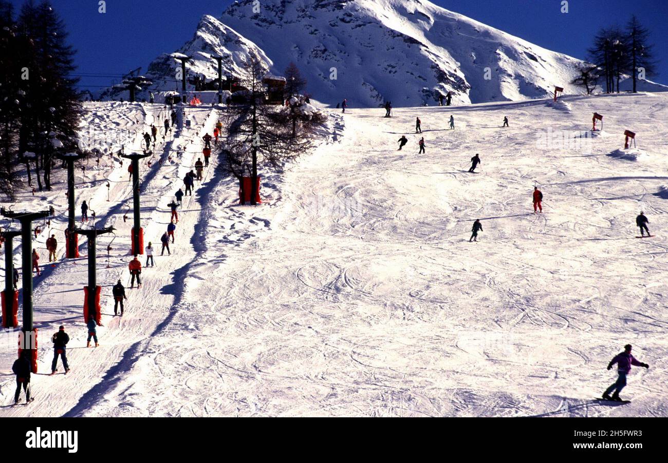 Italy piedmont sestriere village ski hi-res stock photography and ...