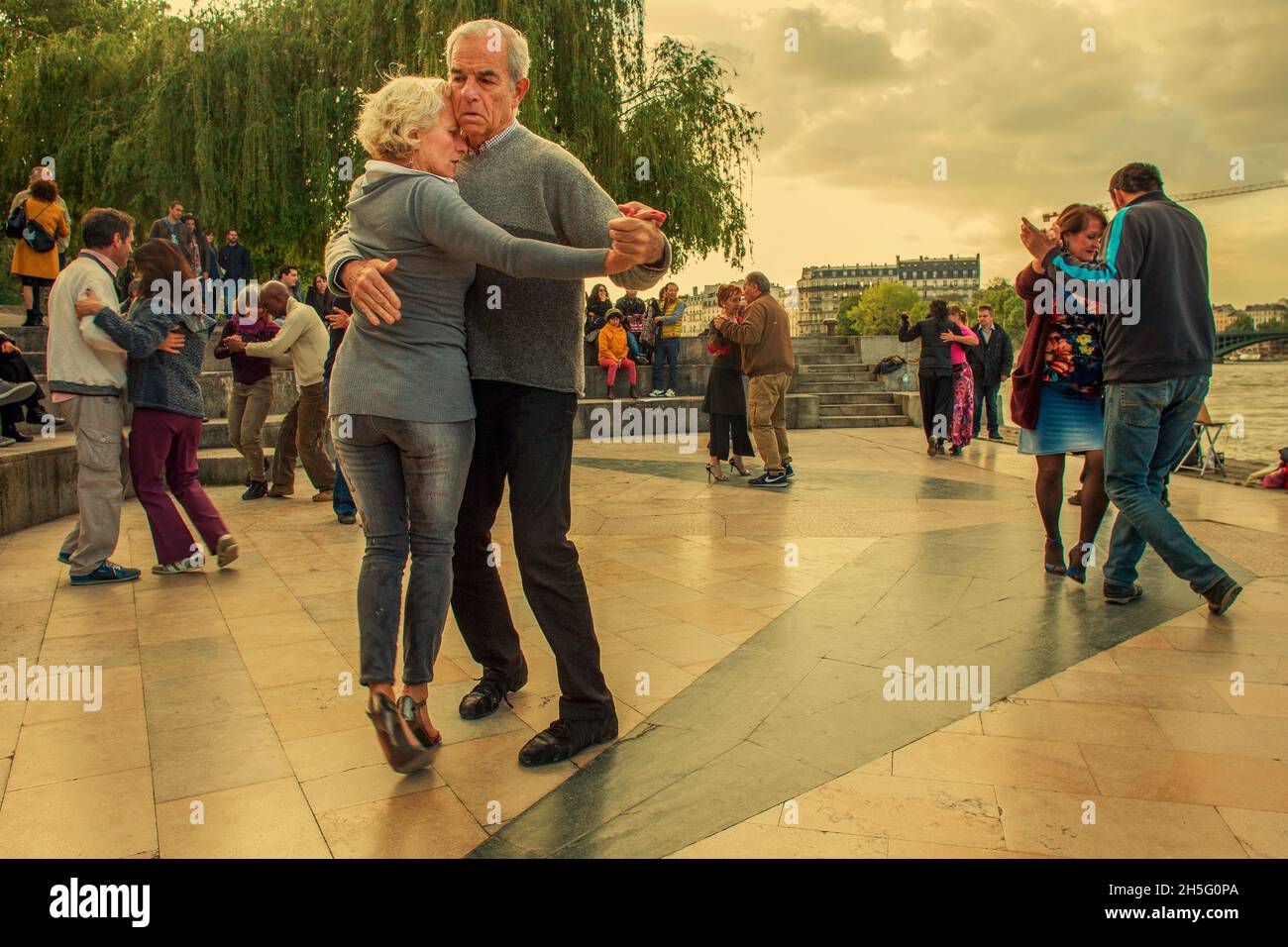 Tango in paris hi-res stock photography and images - Alamy