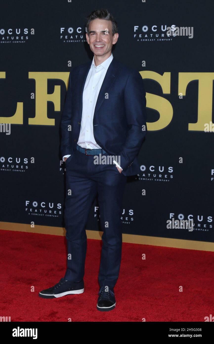 Los Angeles, USA. 08th Nov, 2021. Christopher Gorham at the Belfast ...