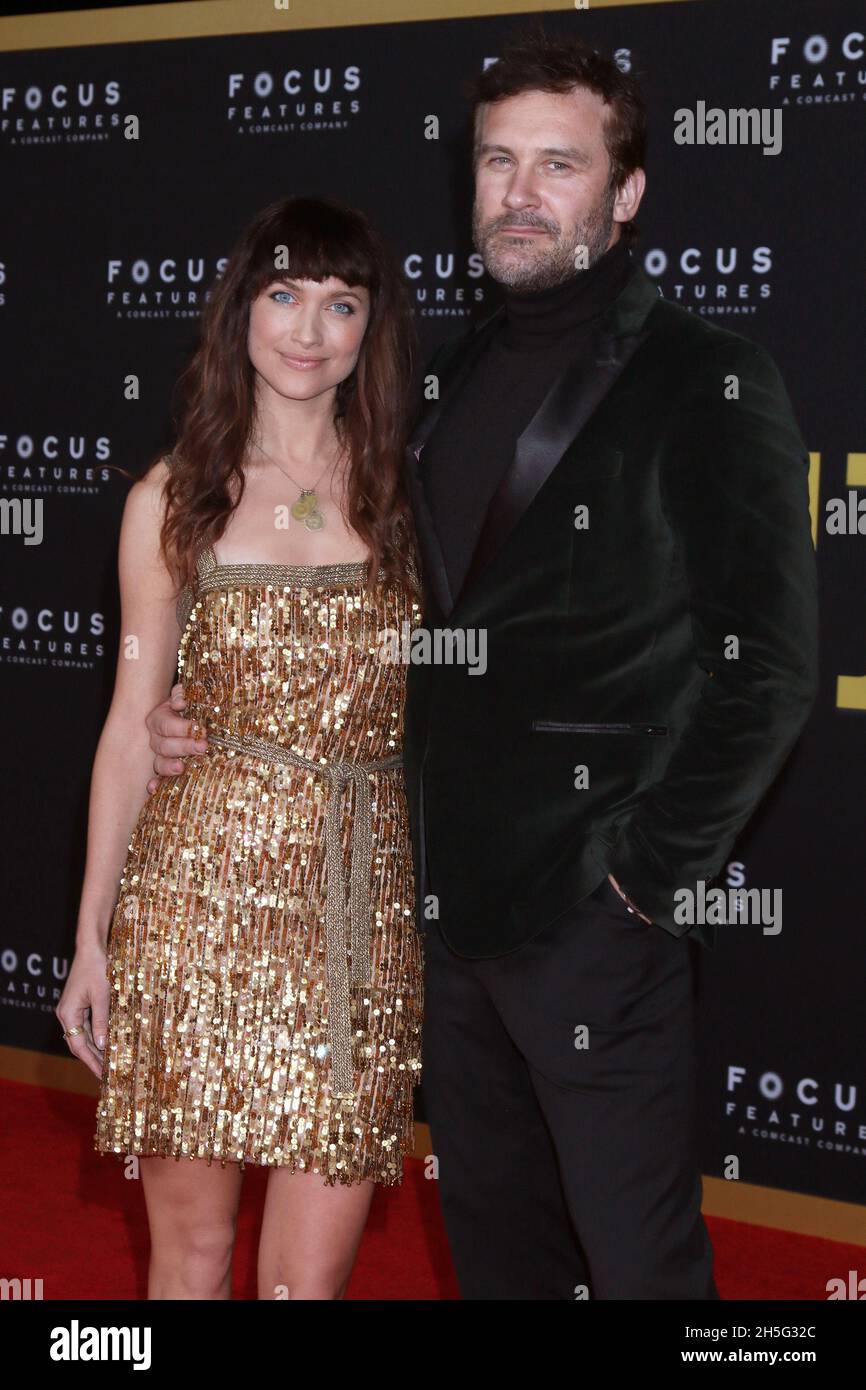 Los Angeles, USA. 08th Nov, 2021. Maiara Walsh, Clive Standen at the ...
