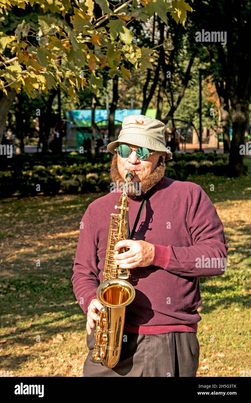 Saxophone player male hi-res stock photography and images - Alamy