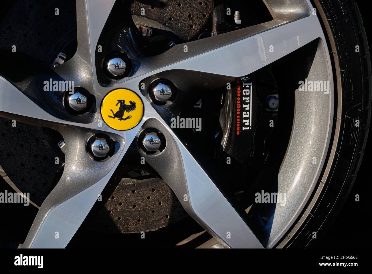 Ferrari wheel brake hi-res stock photography and images - Alamy