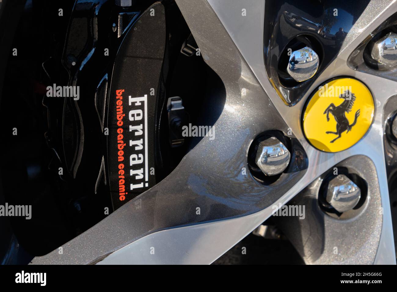 Brake caliper logo hi-res stock photography and images - Alamy