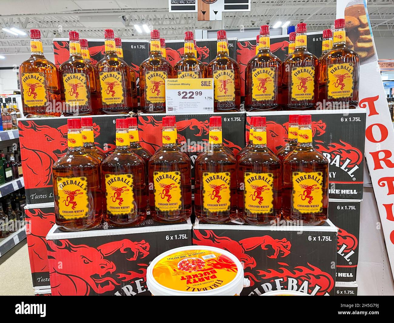 Fireball cinnamon whisky hi-res stock photography and images - Alamy