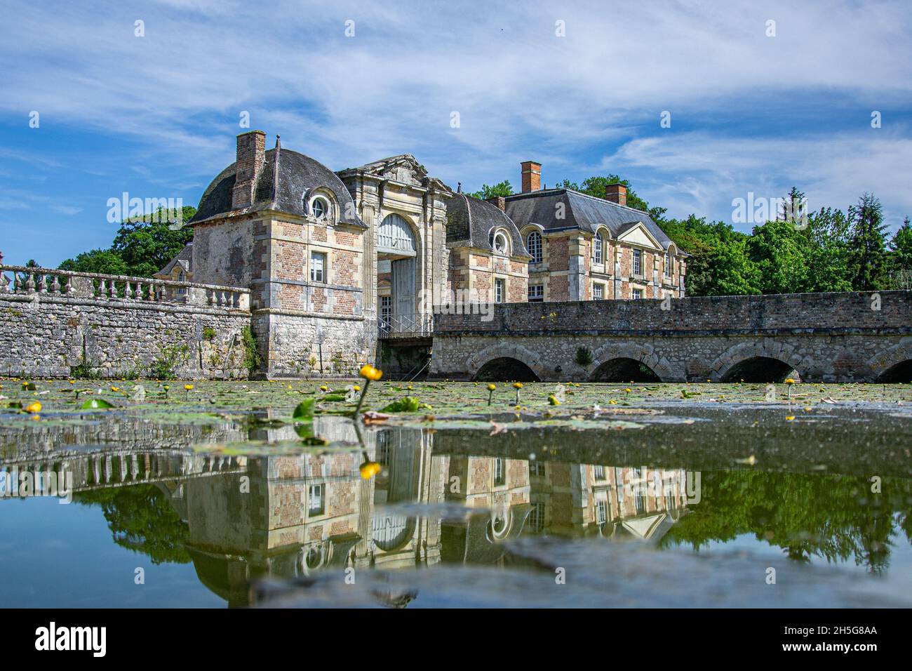 Typical french architecture hi-res stock photography and images - Alamy