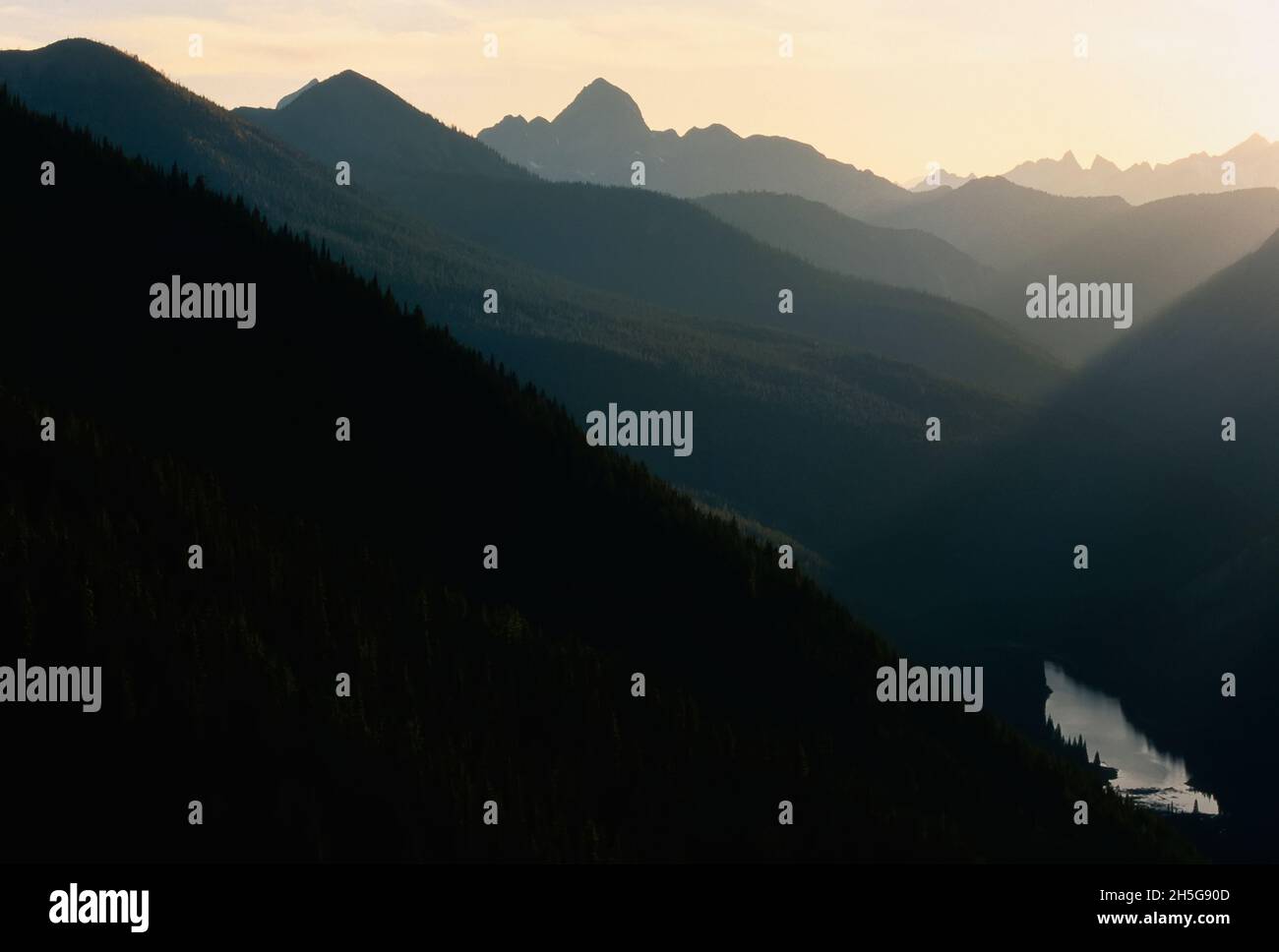 Lightning lakes hi-res stock photography and images - Alamy