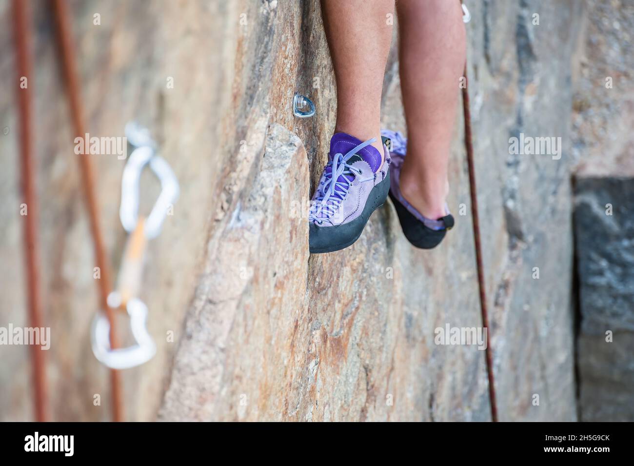 Climbing feet hi-res stock photography and images - Alamy