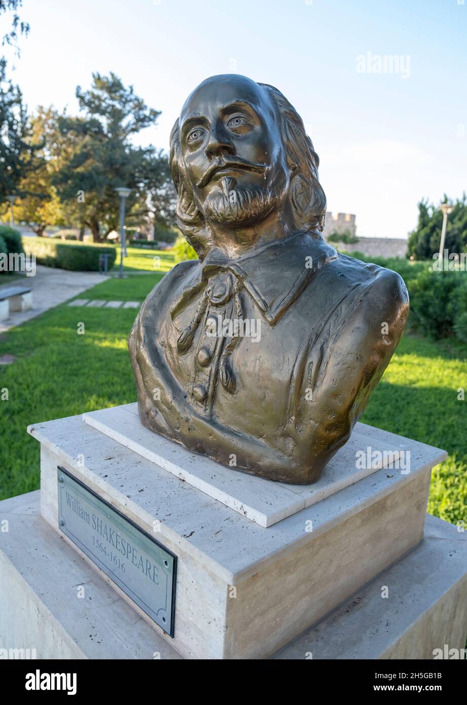 William shakespeare statue cyprus hi-res stock photography and images ... William shakespeare statue cyprus hi-res stock photography and images ...