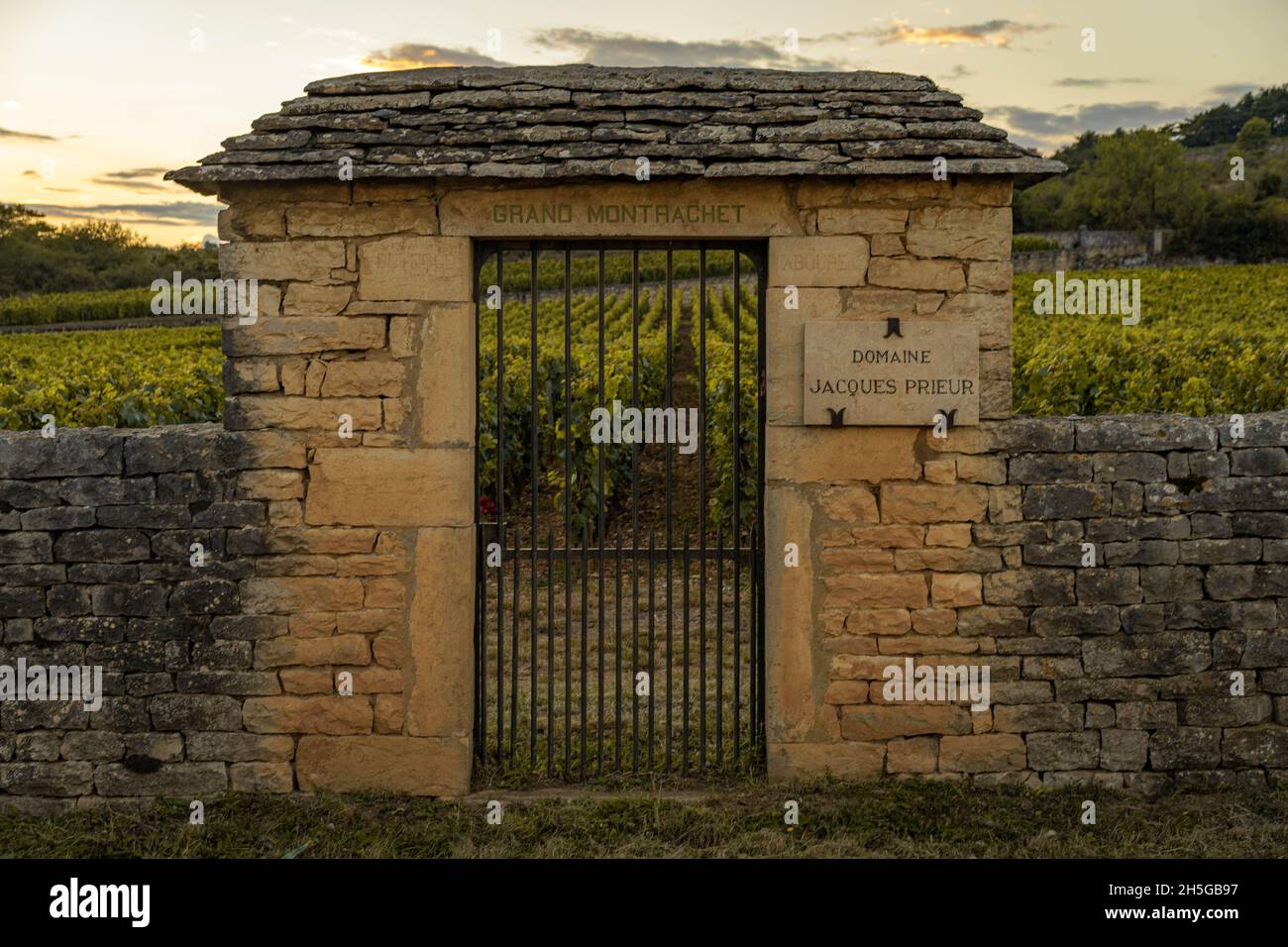 Entry gates hi-res stock photography and images - Alamy