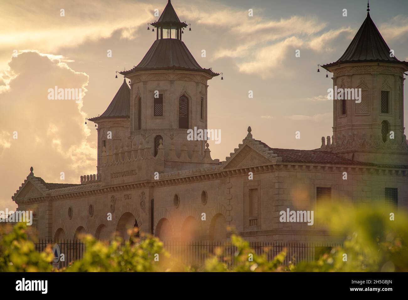 French cos hi-res stock photography and images - Alamy