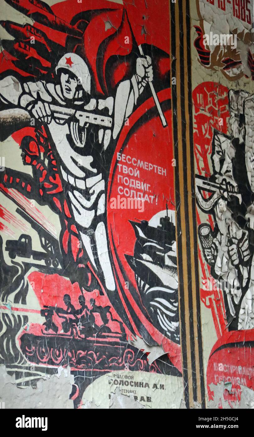 Soviet propaganda posters hi-res stock photography and images - Alamy