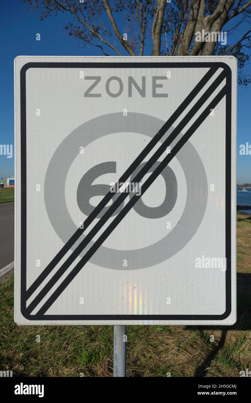 Maximum speed limit zone ending Stock Photo - Alamy