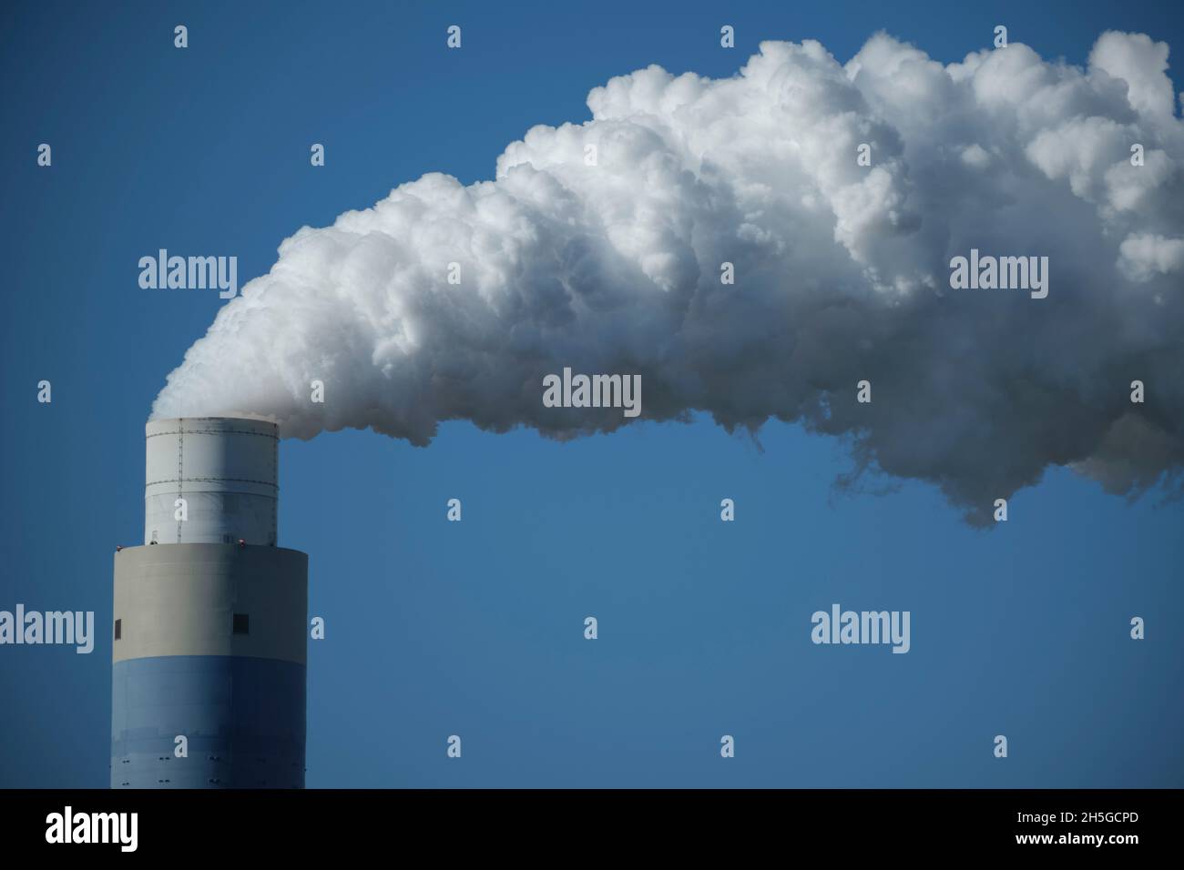 Large industrial smokestack sends hi-res stock photography and images ...