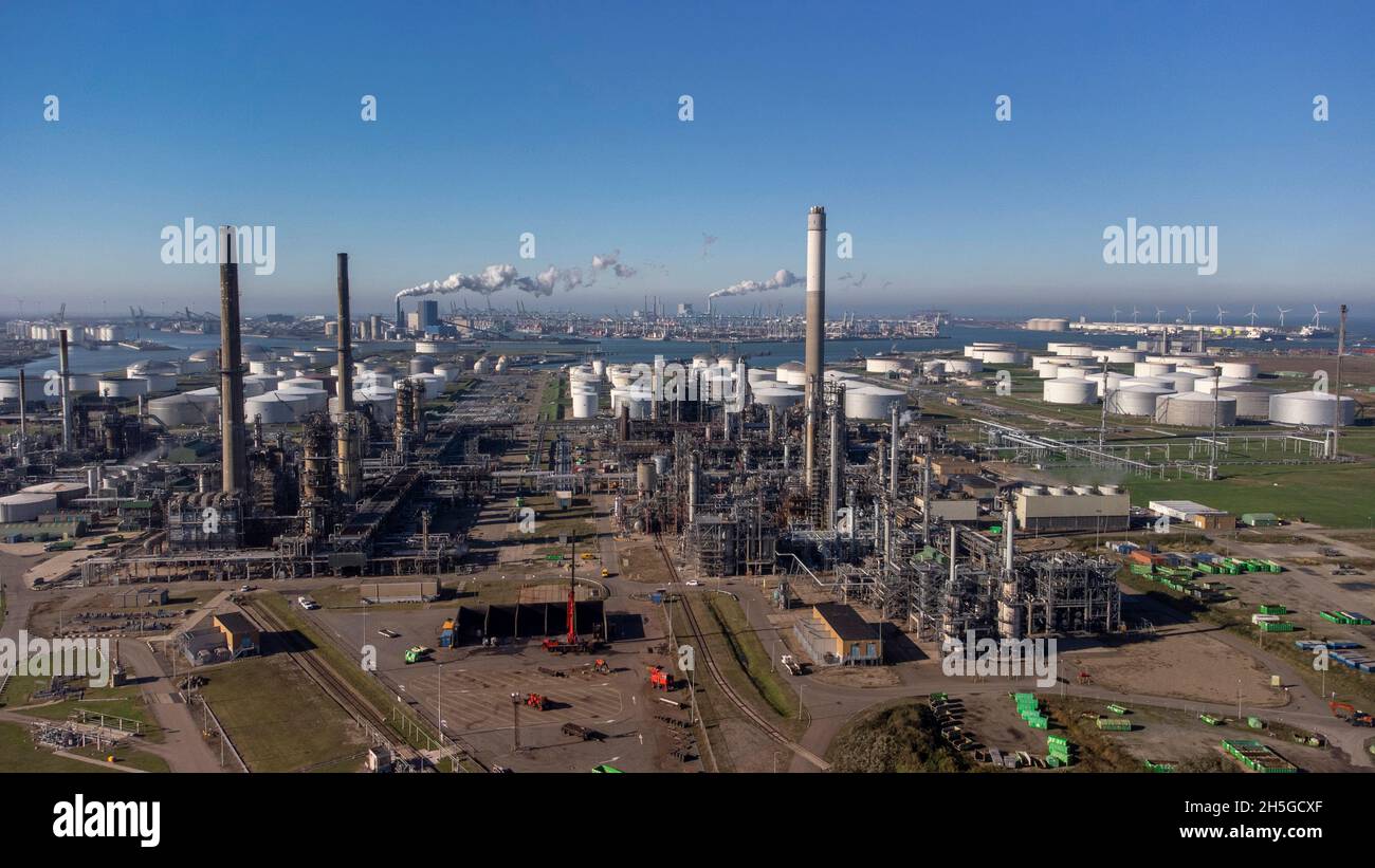 Aerial view of an industrial area with a chemical plant in Rotterdam ...