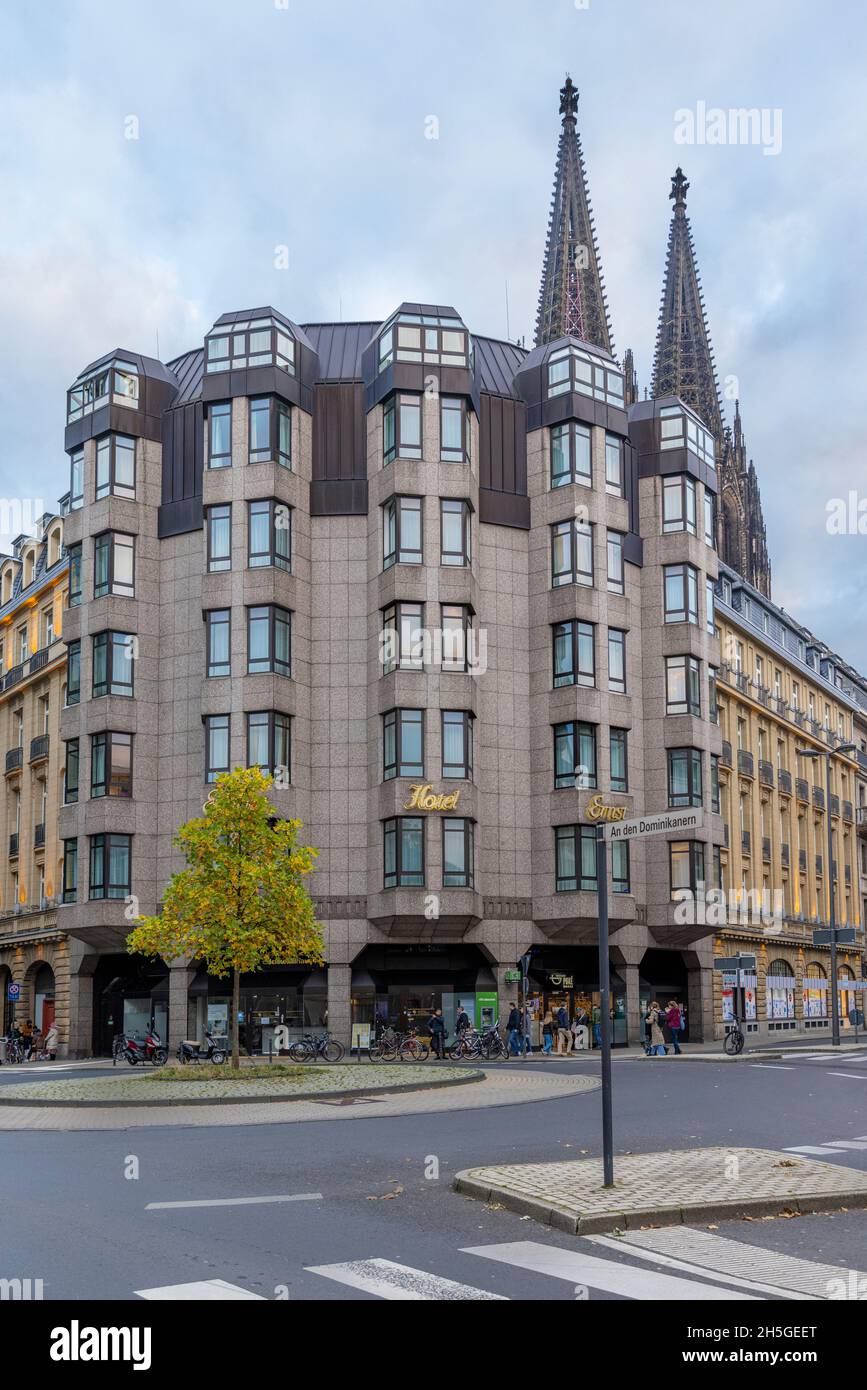 Historical and modern buildings in Cologne autumn weather Stock Photo ...