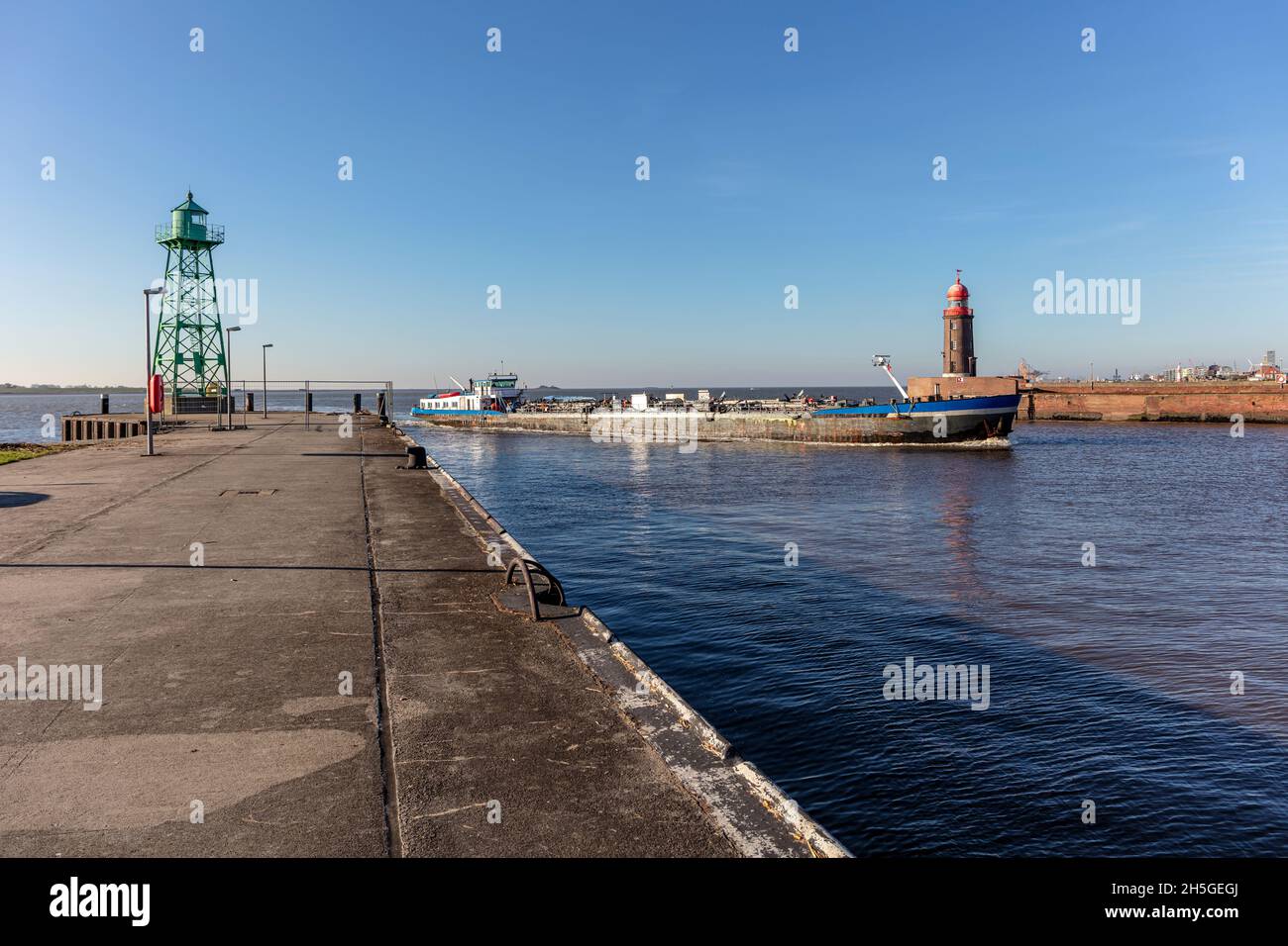 inland tanker vessel entering the port of Bremerhaven Stock Photo - Alamy
