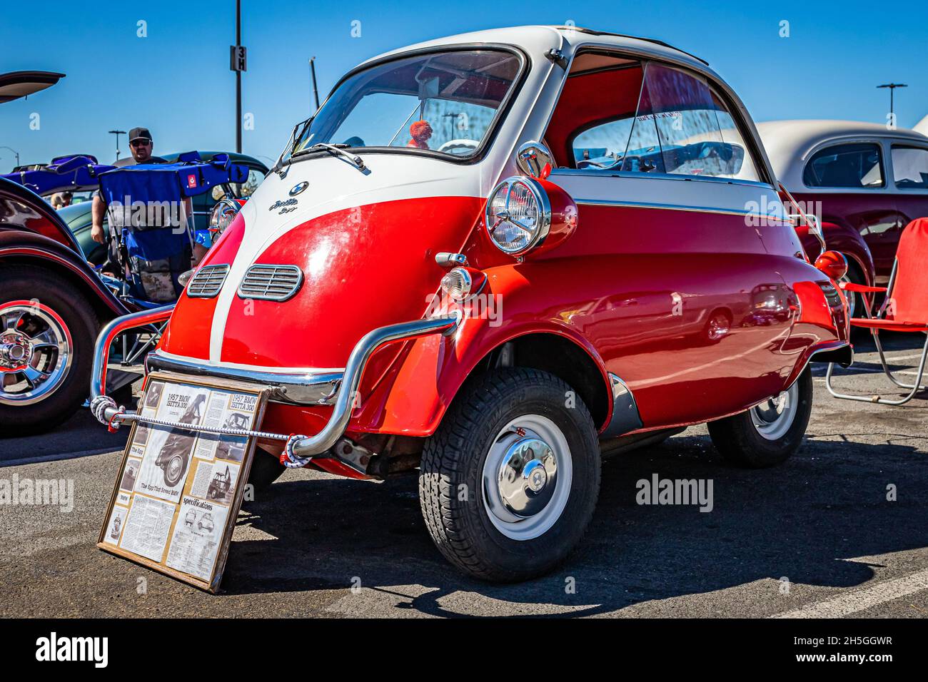 Bmw isetta 300 hi-res stock photography and images - Alamy