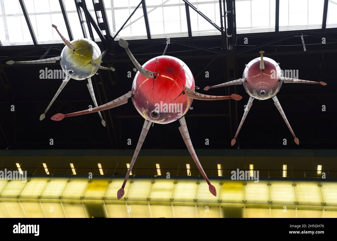 09/11/2021 Tate Modern London UK Anicka Yi’s amazing cybernetic life ...