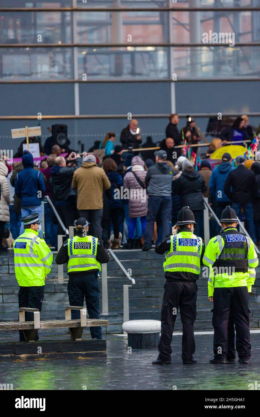 Welsh parliament police hi-res stock photography and images - Alamy