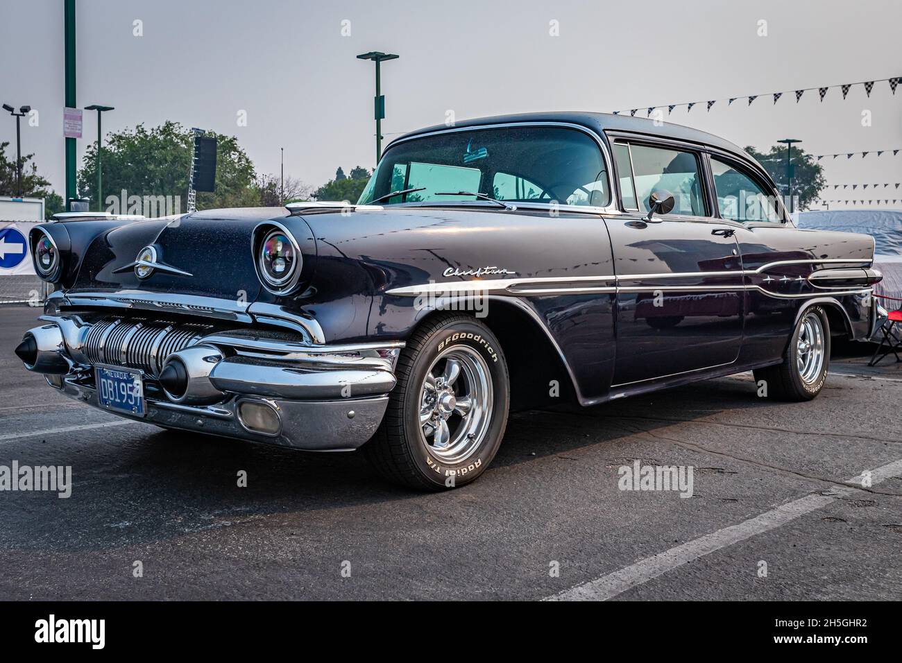 1957 pontiac chieftain hi-res stock photography and images - Alamy
