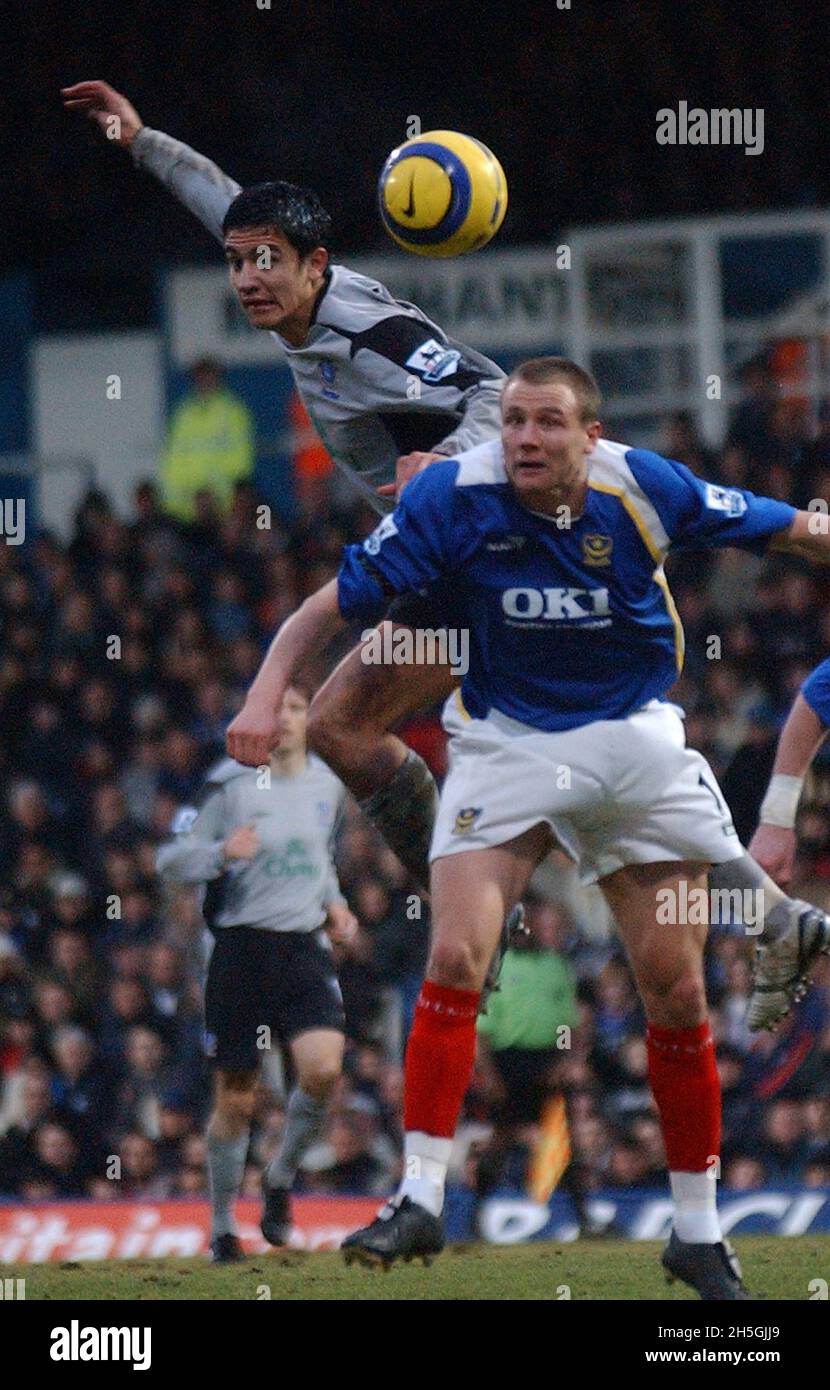 Tim cahill everton hi-res stock photography and images - Alamy