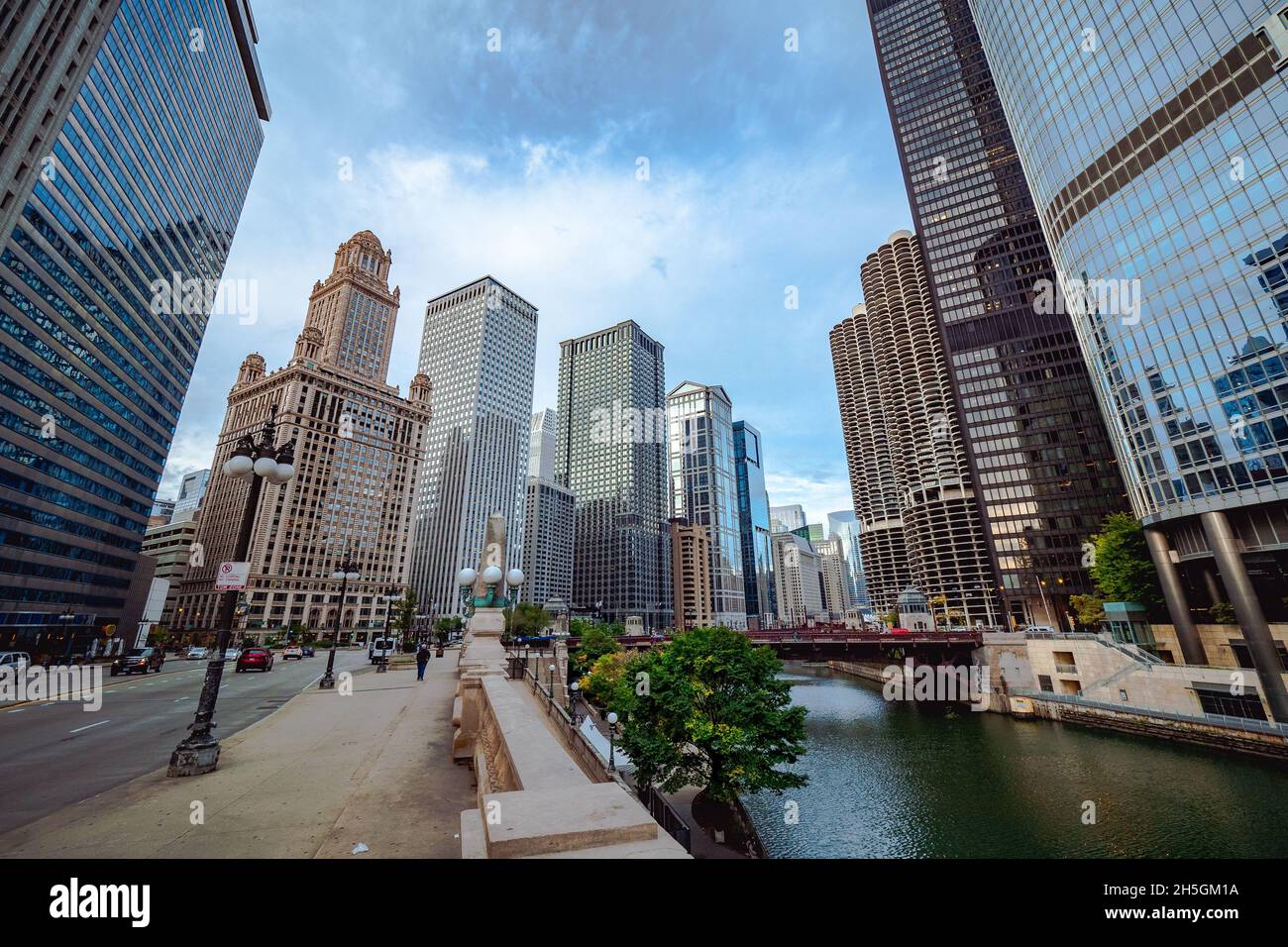 Downtown chicago main street hi-res stock photography and images - Alamy