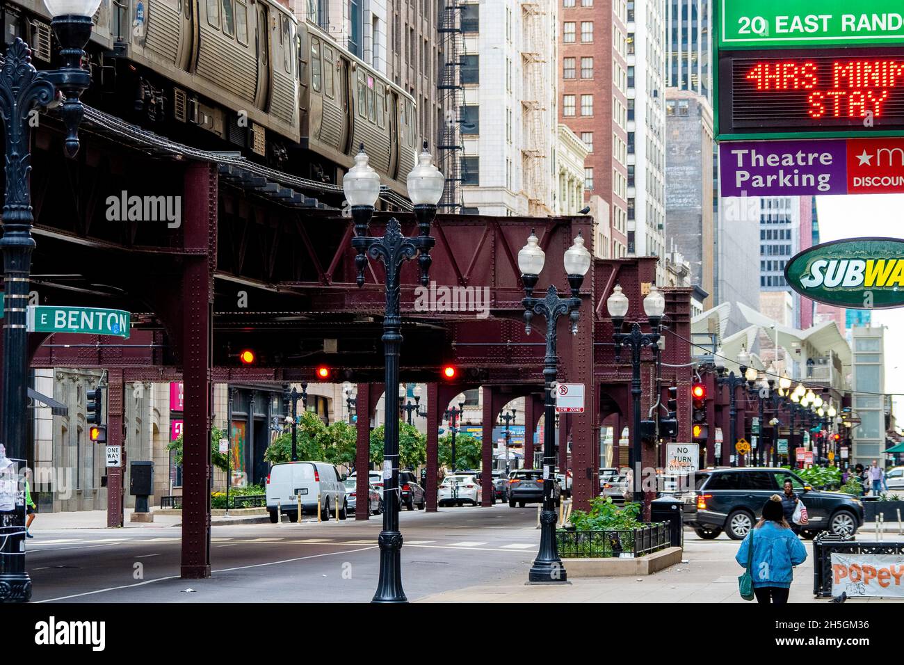 The "L", Chicago's rapid transit system moving people on elevated ...