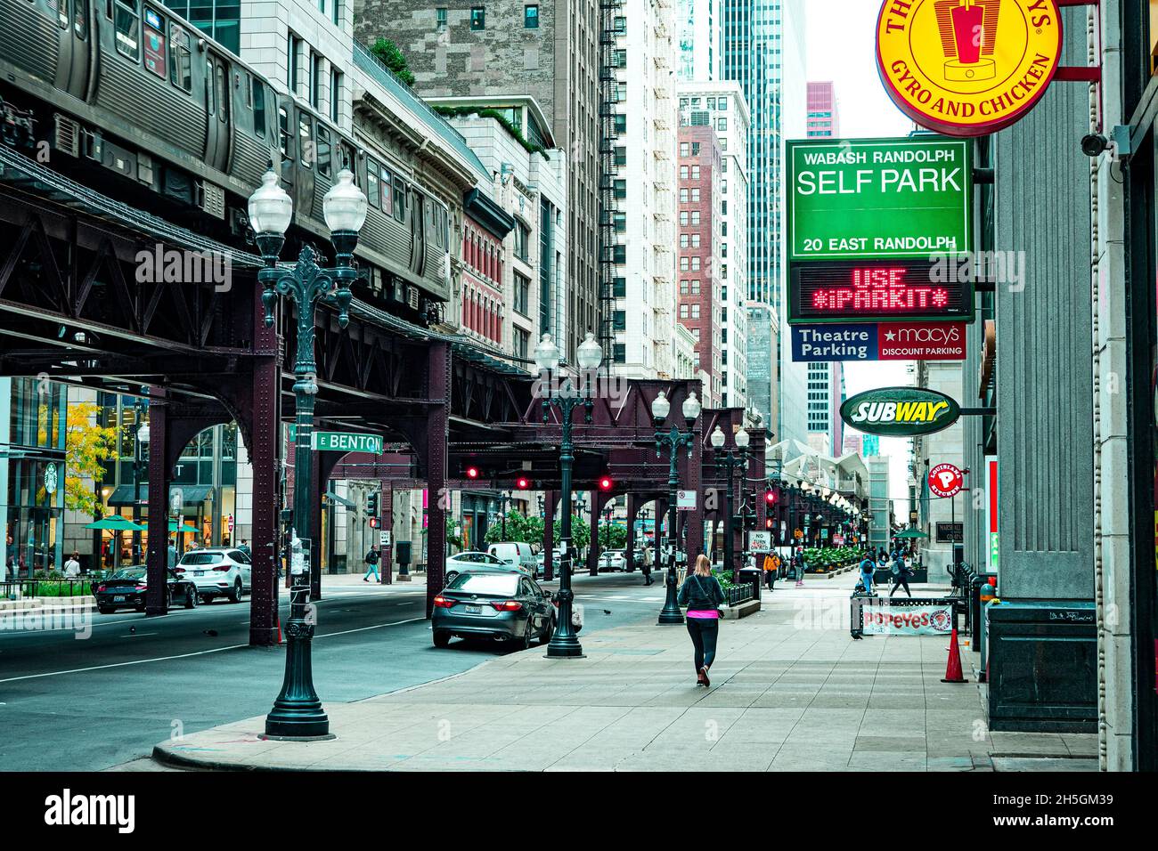 The "L", Chicago's rapid transit system moving people on elevated ...