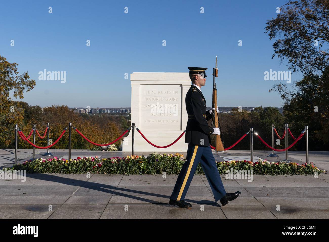 Arlington, United States. 09th Nov, 2021. A tomb guard of the 3rd U.S ...