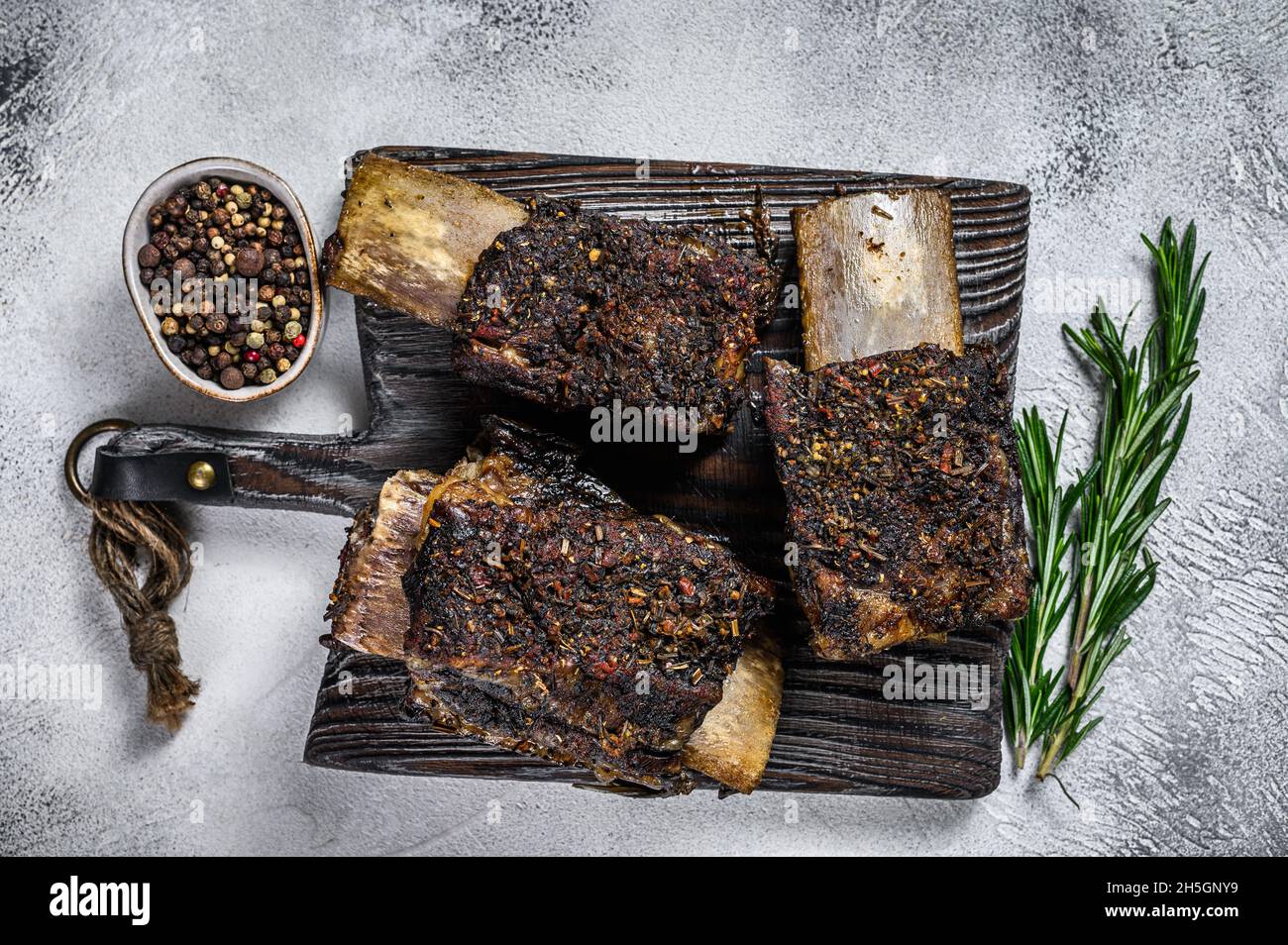 Barbecue short chuck beef ribs with herbs. White background. Top view ...