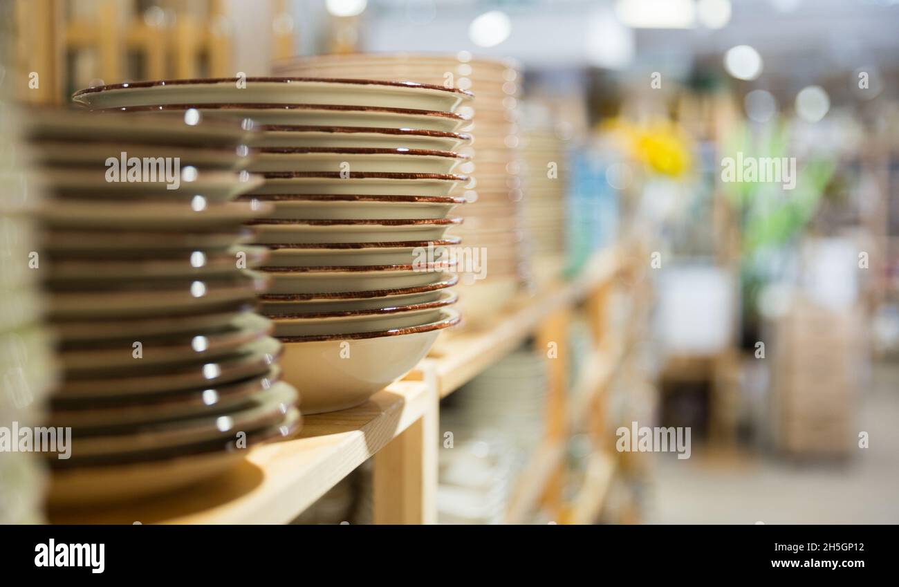 Kitchen utensils display store hi-res stock photography and images - Alamy
