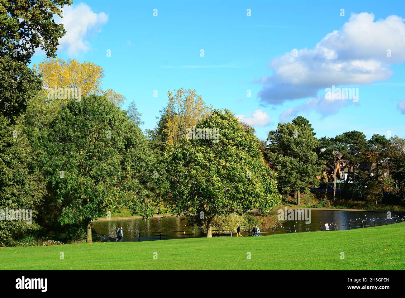 Abington Park with Autumn colours in Northampton England UK Stock Photo ...