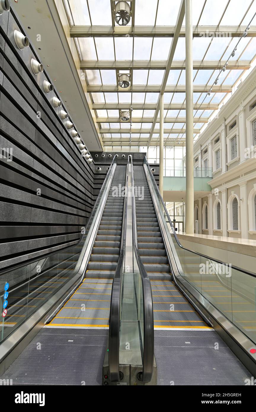 Concourse & escalators linking the original building with new annexe of ...