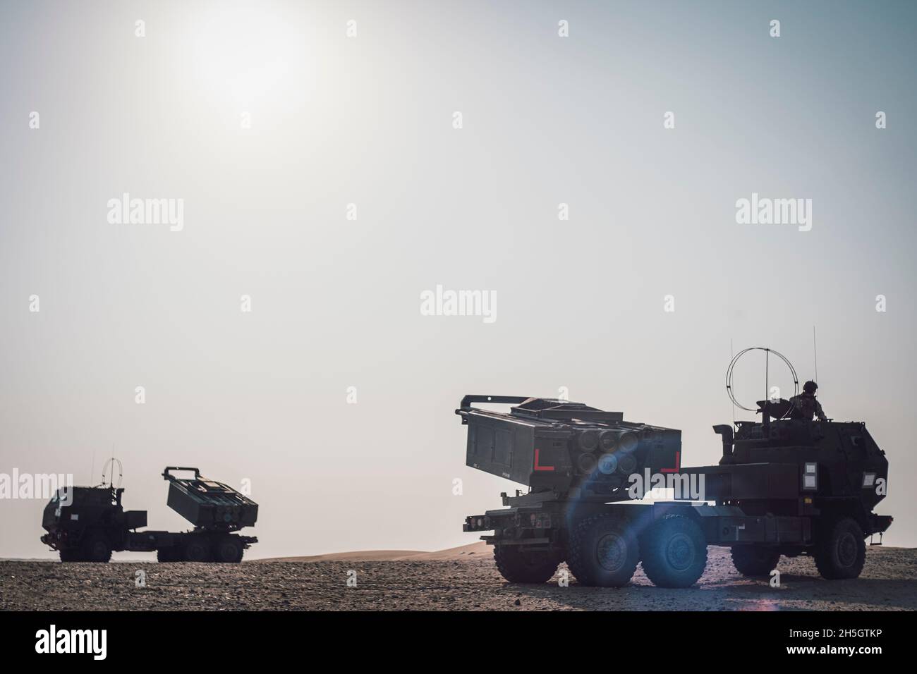 211108-M-HB658-1021 UDARI RANGE COMPLEX, Kuwait (Nov. 8, 2021) Marine ...