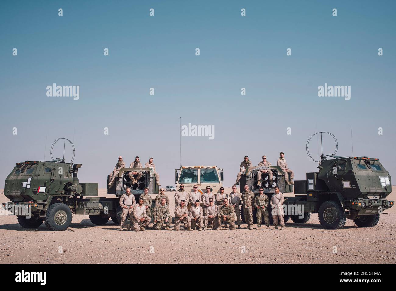 211108-M-HB658-1269 UDARI RANGE COMPLEX, Kuwait (Nov. 8, 2021) Marines ...