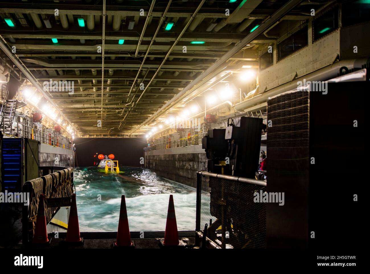 PACIFIC OCEAN (Nov. 6, 2021) Sailors assigned to amphibious transport ...